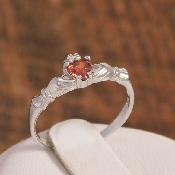 The Irish Gem | Jewelry | Dainty Irish Claddagh Ring With Garnet 925 ...